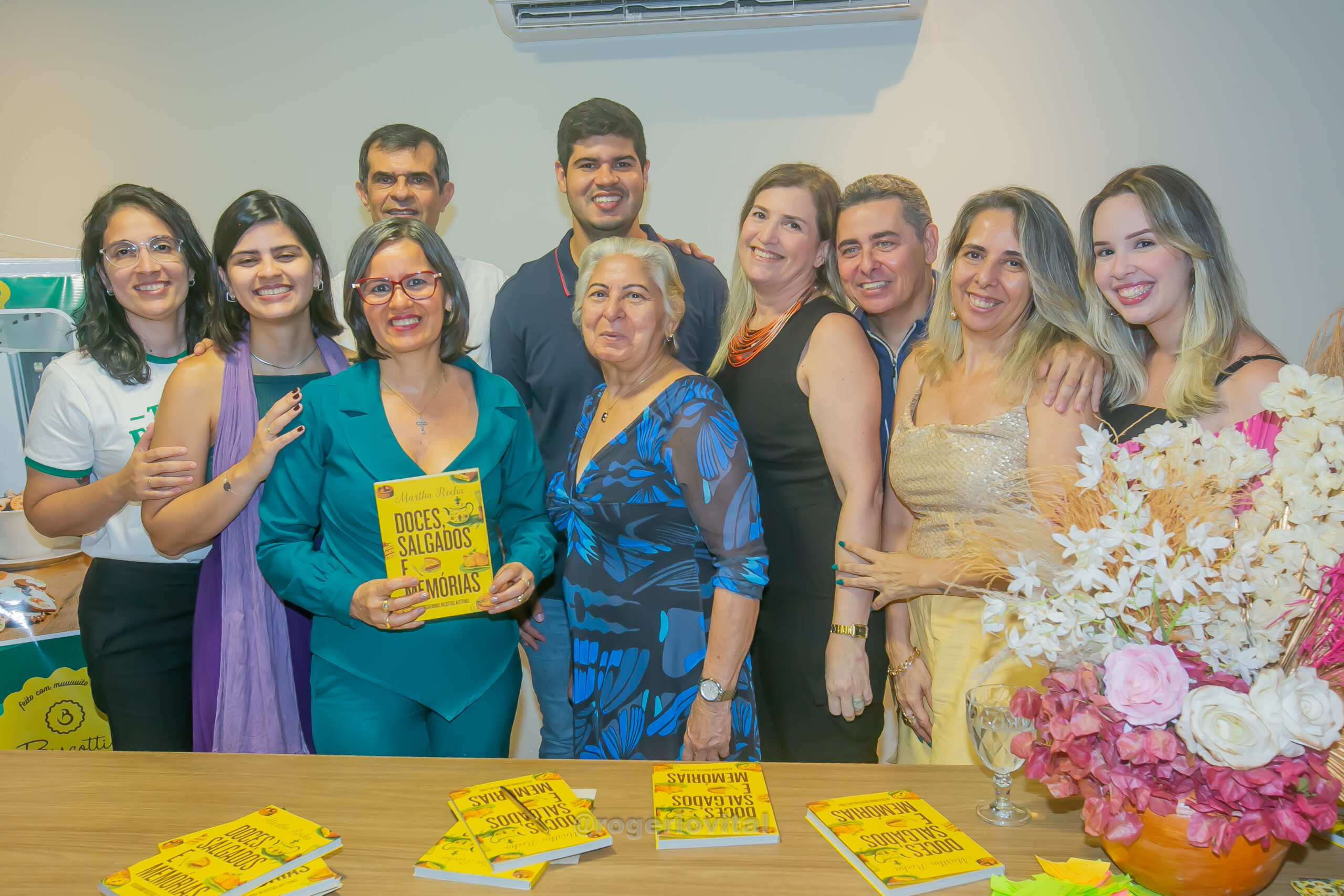 É sucesso o lançamento do livro de receitas de Martha Rocha - Revista ...