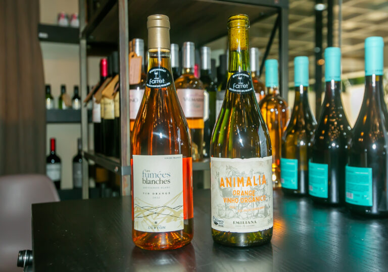 Adega Farret promove degustação guiada de vinhos laranjas nesta quinta ...