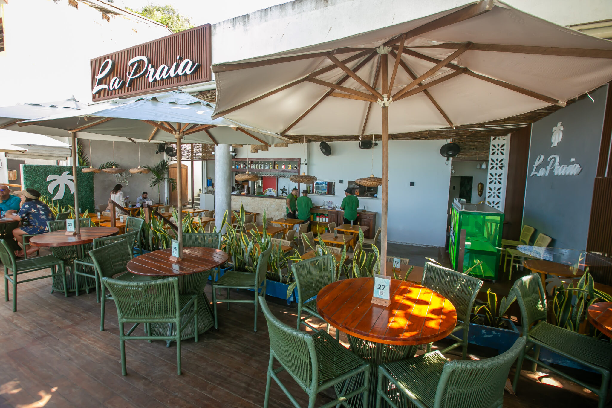 La Praia Beach Lounge lança café da manhã diário com opções à la carte ...